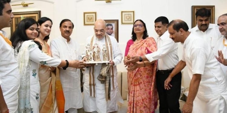 VIJAY UPADHYAY - Home Minister Amit Shah spent the whole day in Noida ...