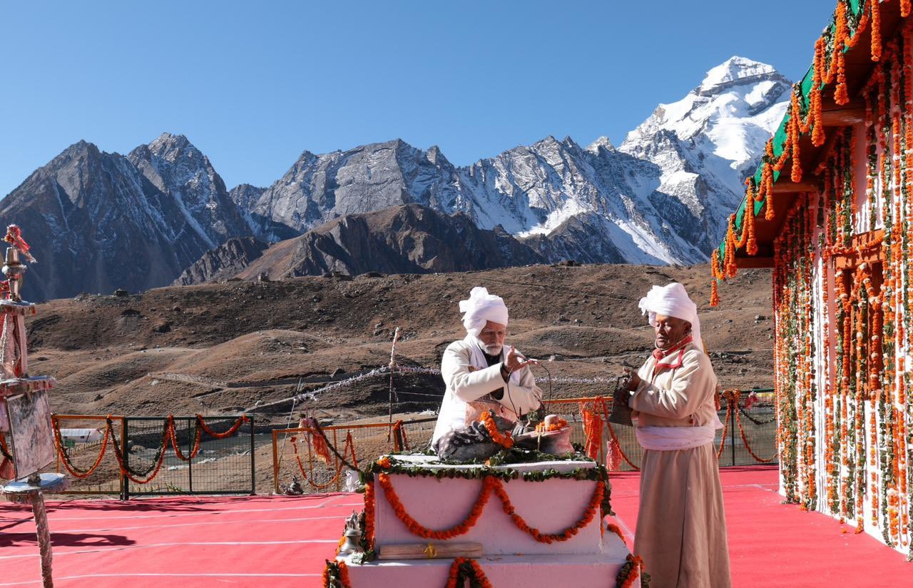 VIJAY UPADHYAY - PM Modi offers prayers in front of Adi Kailash ...