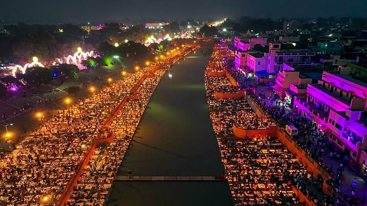 VIJAY UPADHYAY - Ayodhya deepotsav sets Guinness record