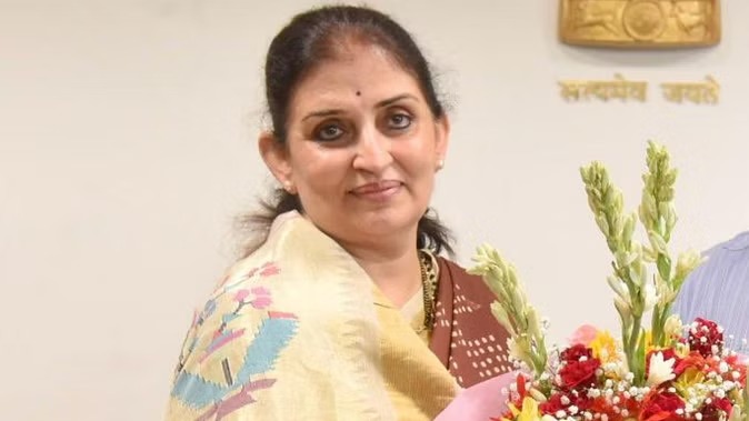 VIJAY UPADHYAY - IAS officer Sujata Saunik Becomes Maharashtra's First ...